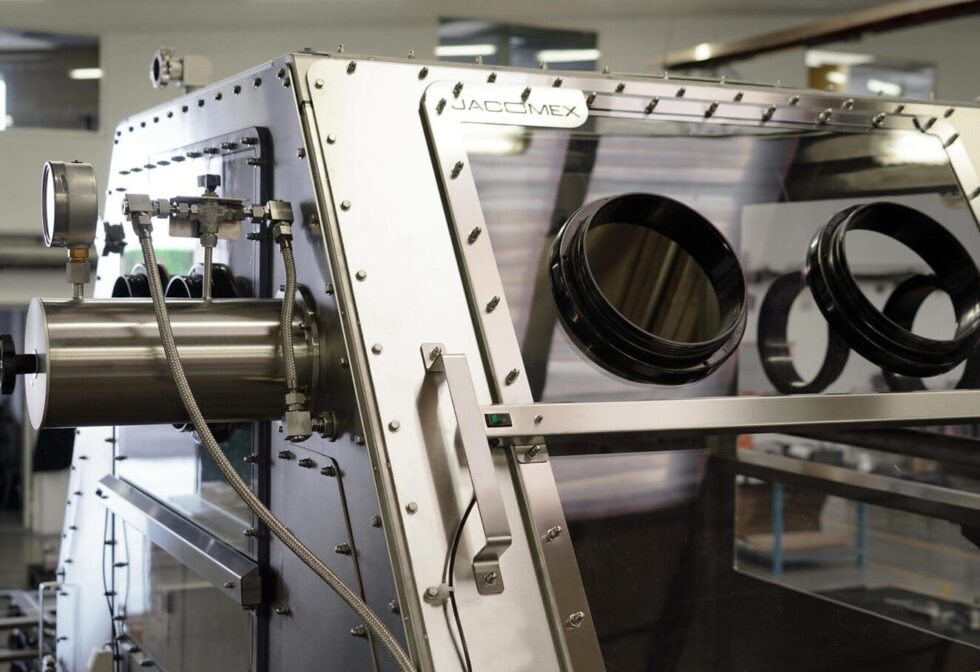 Gloveboxes, Gas Purification Systems and Isolators Manufacturer - E3i Group